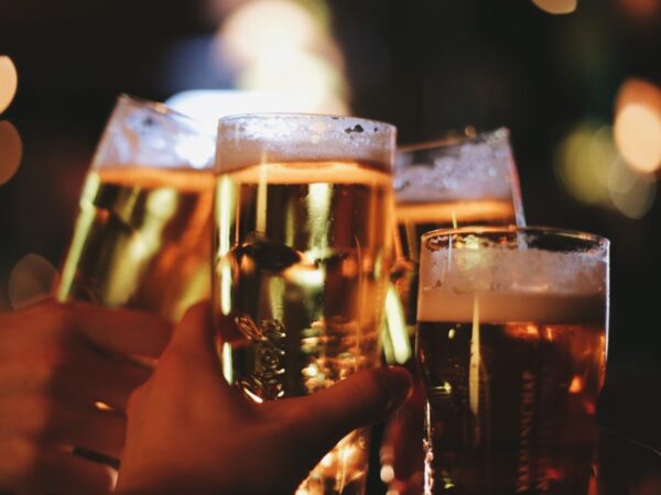 Tổng hợp 30+ hình ảnh cụng ly bia đẹp mắt, đầy sảng khoái